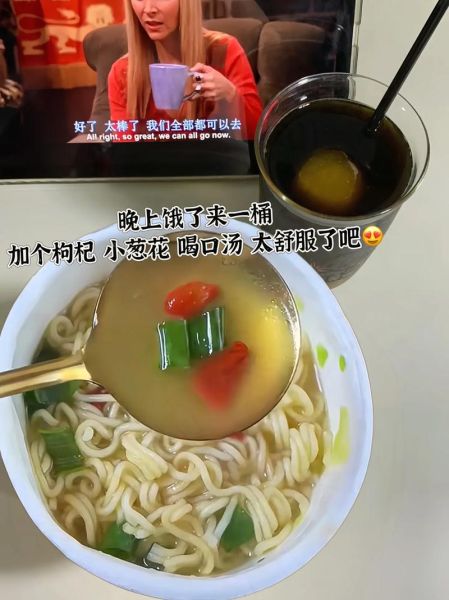 小鸡炖蘑菇泡面好吃吗_怎么煮才入味-第1张图片-山城妙识