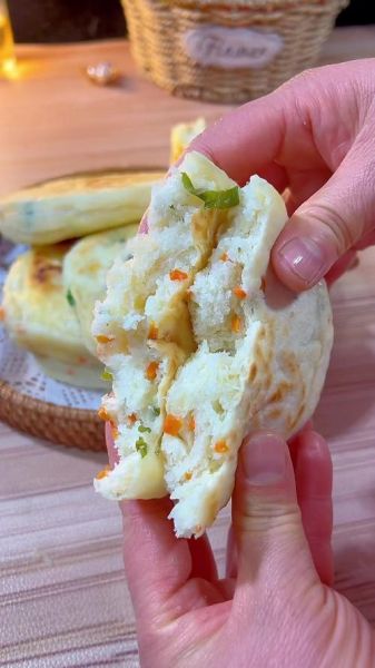 做软葱花饼的诀窍_葱花饼怎么做才软-第1张图片-山城妙识