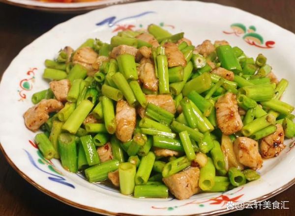 空心菜炒肉怎么做_空心菜炒肉先炒哪个-第1张图片-山城妙识