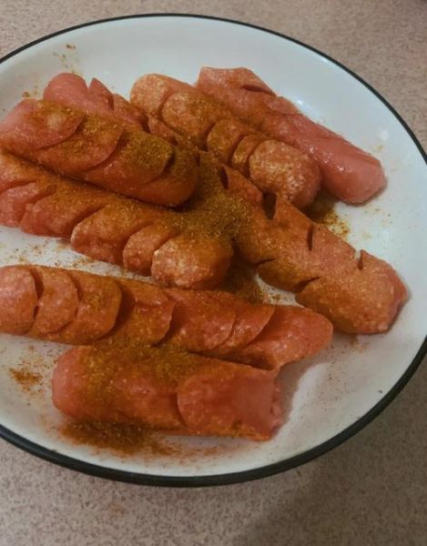 炸香肠怎么做好吃_炸香肠外皮酥脆的秘诀-第2张图片-山城妙识