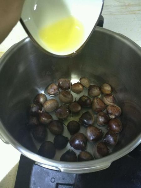 正宗炒板栗怎么做_家用铁锅版详细步骤-第3张图片-山城妙识
