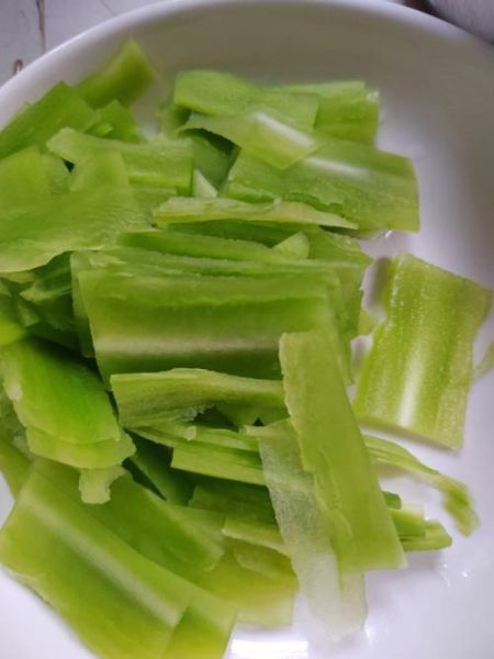 炒莴笋需要焯水吗_莴笋焯水多久合适-第3张图片-山城妙识