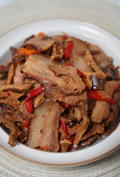 腊肉怎么做好吃又简单_家庭简易腊肉做法-第1张图片-山城妙识