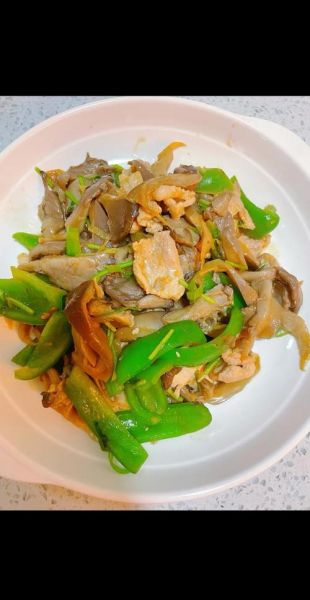 蘑菇炒肉用不用焯水_蘑菇炒肉焯水还是直接炒-第3张图片-山城妙识