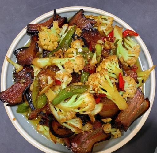 腊肉饭可以加什么菜_腊肉饭配菜推荐-第1张图片-山城妙识