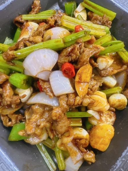 怎样炒羊肉嫩又好吃_羊肉去膻增香技巧-第2张图片-山城妙识