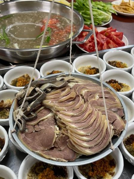 家庭羊肉火锅的做法_羊肉火锅底料怎么选-第2张图片-山城妙识