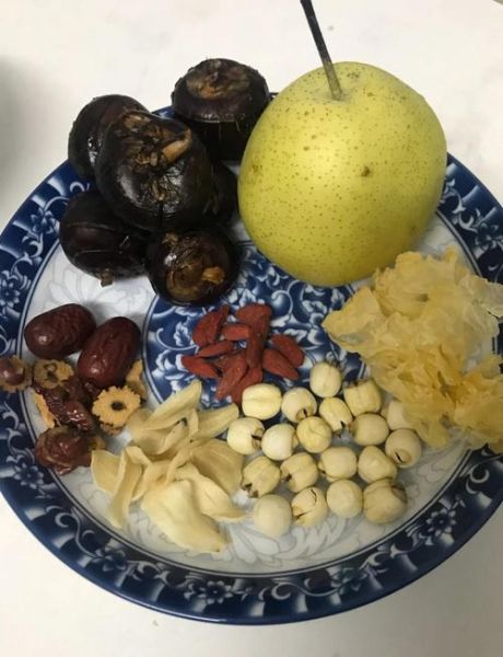 冰糖荸荠的功效与作用_怎么吃最润肺止咳-第1张图片-山城妙识