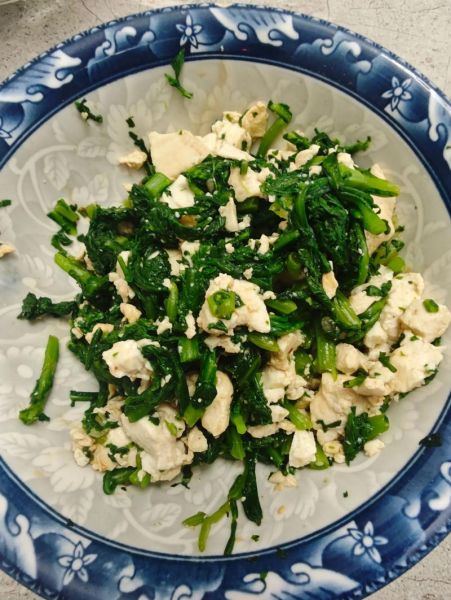 豆腐茼蒿怎么做好吃_家常豆腐茼蒿做法大全-第3张图片-山城妙识