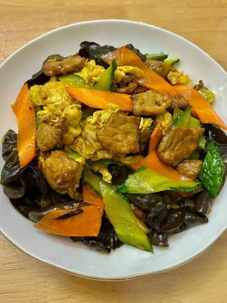 苜蓿肉丝怎么炒好吃_苜蓿肉丝家常做法步骤-第1张图片-山城妙识