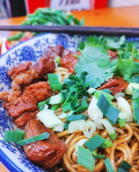 红烧牛肉面拌面怎么做_红烧牛肉面拌面家常做法-第1张图片-山城妙识