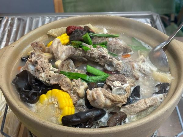 炖羊肉汤最简单的做法_羊肉汤怎么炖不膻-第2张图片-山城妙识