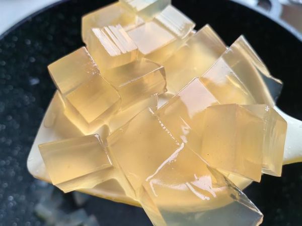 白凉粉是什么东西_白凉粉哪卖-第1张图片-山城妙识