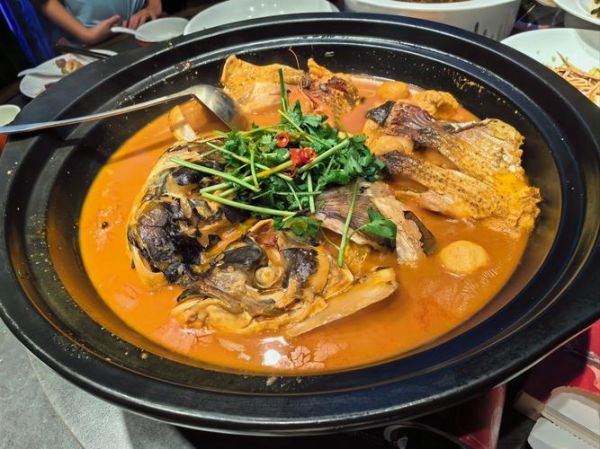 砂锅鱼头煲怎么做_砂锅鱼头煲的正宗做法-第3张图片-山城妙识