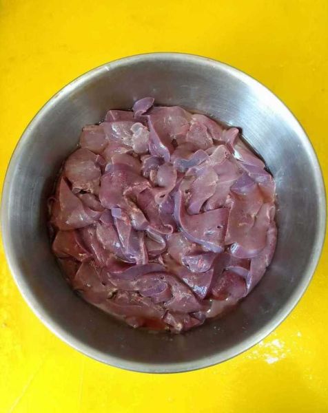 猪肝怎么切_猪肝切片不碎的技巧-第1张图片-山城妙识