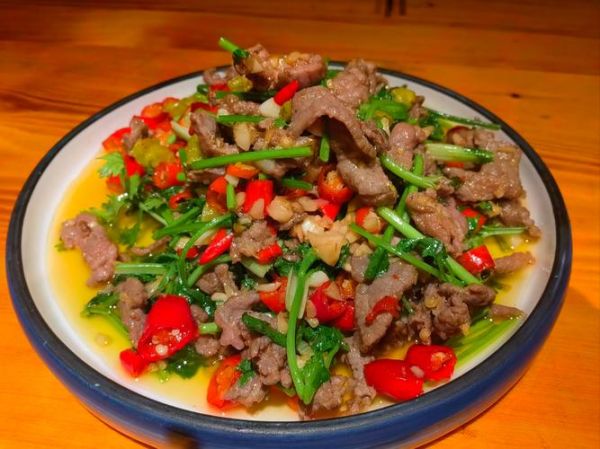 炒牛肉片怎么炒才嫩_炒牛肉片用什么部位最好-第1张图片-山城妙识