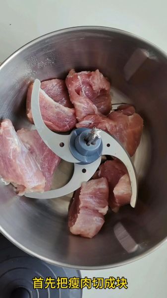 长条锅贴怎么包_长条锅贴包法图解-第1张图片-山城妙识 长条锅贴怎么包_长条锅贴包法图解-第1张图片-山城妙识