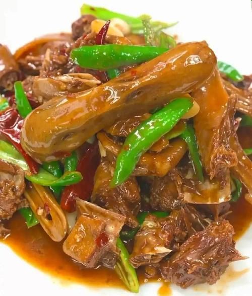 啤酒鸭怎么炒好吃_啤酒鸭炒多久才入味-第1张图片-山城妙识