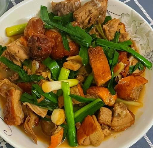 大葱适合炒什么菜_大葱炒什么最好吃-第1张图片-山城妙识