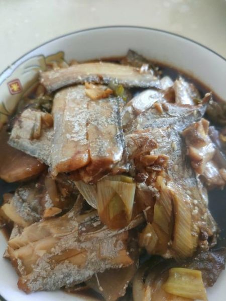 家常炖带鱼怎么做_家常炖带鱼用不用煎-第3张图片-山城妙识