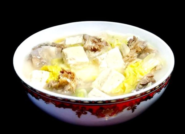 烤鸭鸭架汤的做法大全_如何熬出奶白浓汤-第3张图片-山城妙识