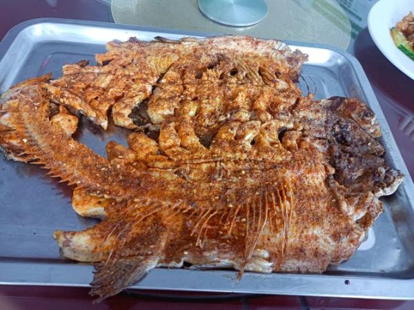 红烧虹鳟鱼怎么做_虹鳟鱼红烧要不要先煎-第3张图片-山城妙识