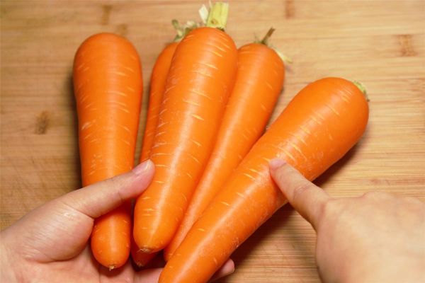 胡萝卜高清图片哪里找_胡萝卜图片怎么拍才清晰-第1张图片-山城妙识