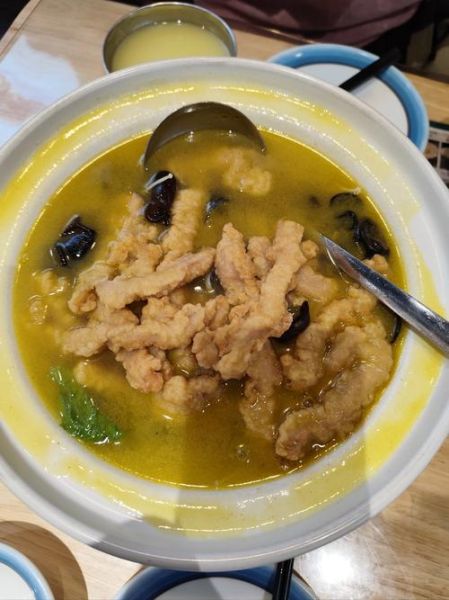 酸汤酥肉炖粉皮怎么做_酥肉不柴的秘诀-第2张图片-山城妙识