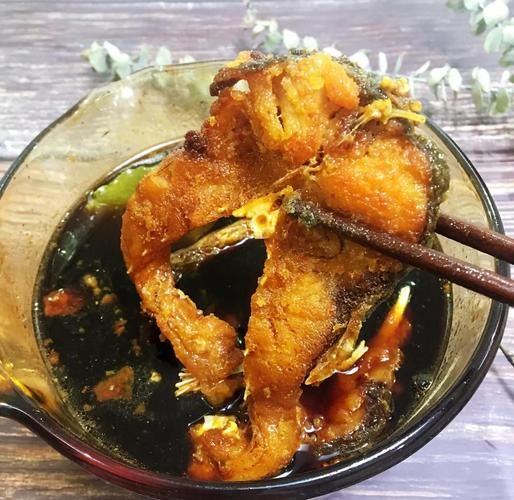 烟熏鱼怎么做才正宗_家庭版烟熏鱼步骤-第1张图片-山城妙识