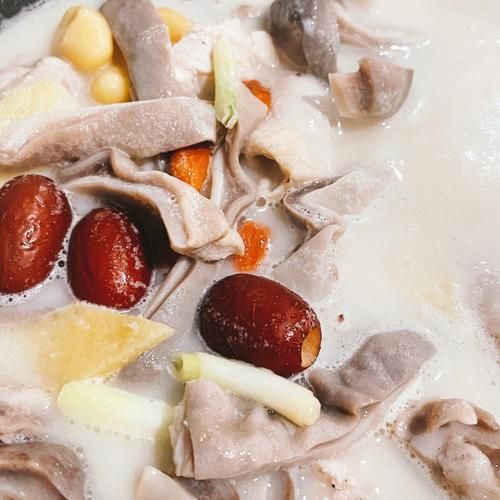 正宗椰子猪肚鸡怎么做_椰子猪肚鸡用什么椰子-第2张图片-山城妙识