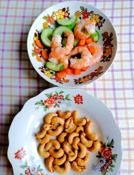 腰果虾仁用的是生腰果吗_如何挑选腰果-第1张图片-山城妙识