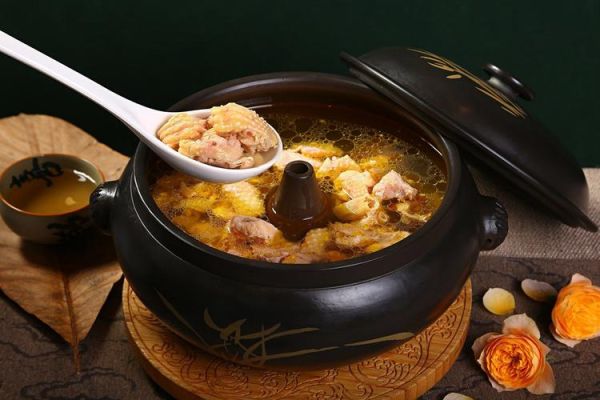 汽锅鸡是哪里的特产_汽锅鸡发源地-第2张图片-山城妙识