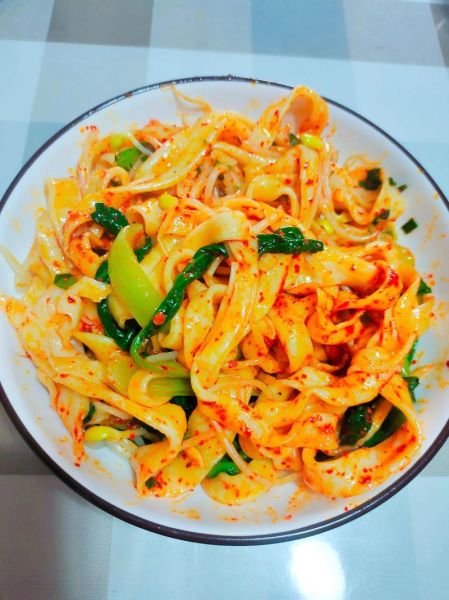 油泼面是山西还是陕西_正宗做法区别-第2张图片-山城妙识 油泼面是山西还是陕西_正宗做法区别-第2张图片-山城妙识