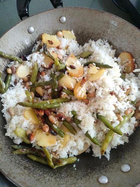 洋芋焖饭怎么做_洋芋焖饭用什么米最好-第1张图片-山城妙识