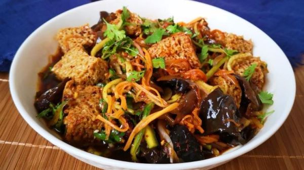 凉拌烤麸怎么做好吃_凉拌烤麸热量高吗-第3张图片-山城妙识