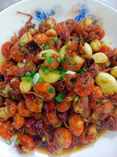 香辣虾球怎么做才酥脆_香辣虾球去腥增香的秘诀-第2张图片-山城妙识