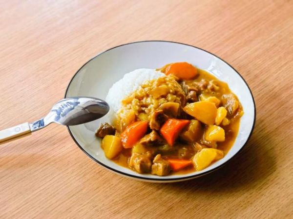 日式咖喱牛肉饭怎么做_日式咖喱牛肉饭用什么咖喱块-第1张图片-山城妙识