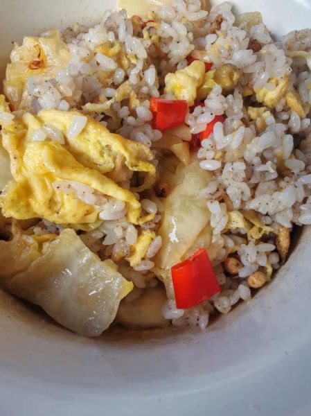 蛋包饭的饭怎么炒_蛋包饭炒饭技巧-第1张图片-山城妙识
