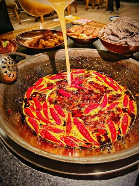 舌尖上的重庆有哪些地道小吃_重庆火锅为什么辣得过瘾-第1张图片-山城妙识