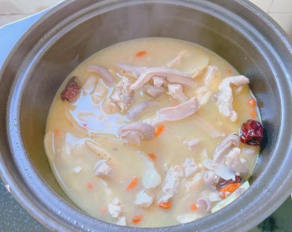 胡椒猪肚煲鸡汤的做法窍门_猪肚怎么去腥更彻底-第1张图片-山城妙识