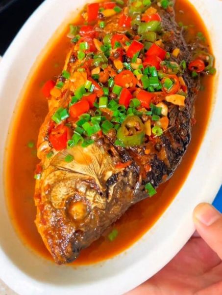 红烧鲫鱼怎么做才好吃_红烧鲫鱼最正宗的做法窍门-第2张图片-山城妙识