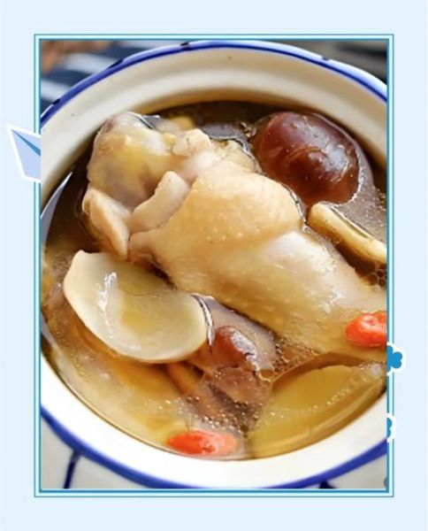 小月子鸡汤怎么炖最有营养_小月子鸡汤放什么食材补血补气-第1张图片-山城妙识