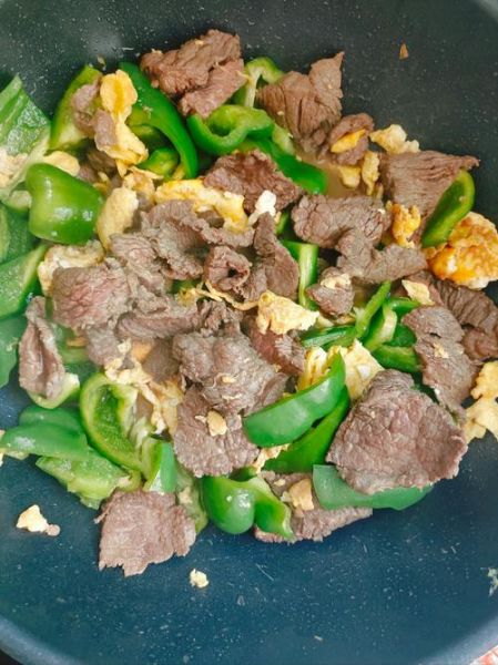 牛肉炒尖椒怎么做_牛肉炒尖椒的正宗做法-第3张图片-山城妙识 牛肉炒尖椒怎么做_牛肉炒尖椒的正宗做法-第3张图片-山城妙识