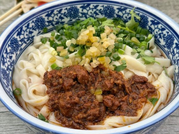 铁蛋鸡汤刀削面多少钱一碗_铁蛋鸡汤刀削面好吃吗-第1张图片-山城妙识