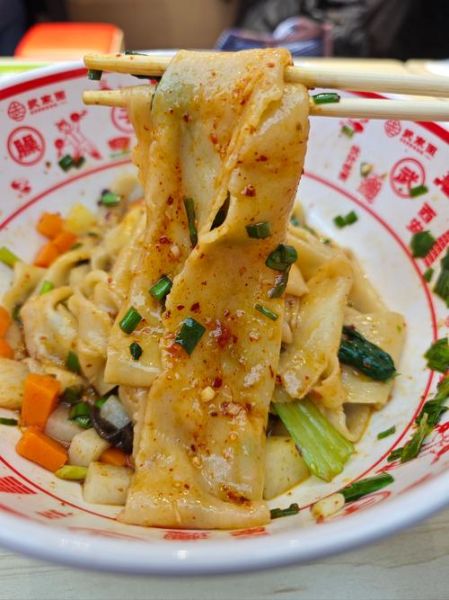 油泼辣子面怎么做_正宗配料有哪些-第1张图片-山城妙识