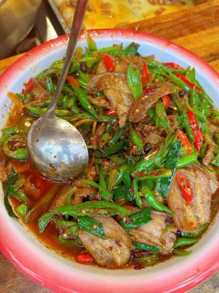 回锅肉配菜有哪些_回锅肉配菜怎么选-第1张图片-山城妙识