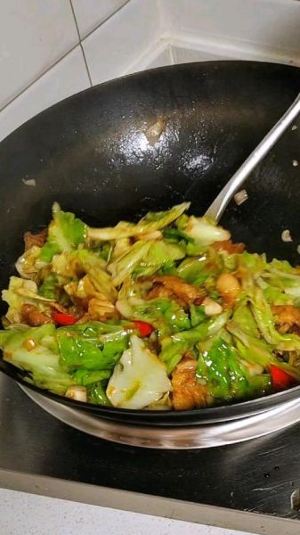 咸肉炒包菜怎么做_咸肉炒包菜的家常做法-第3张图片-山城妙识