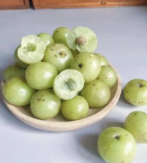 油柑子的功效与作用_油柑子怎么吃效果最好-第2张图片-山城妙识