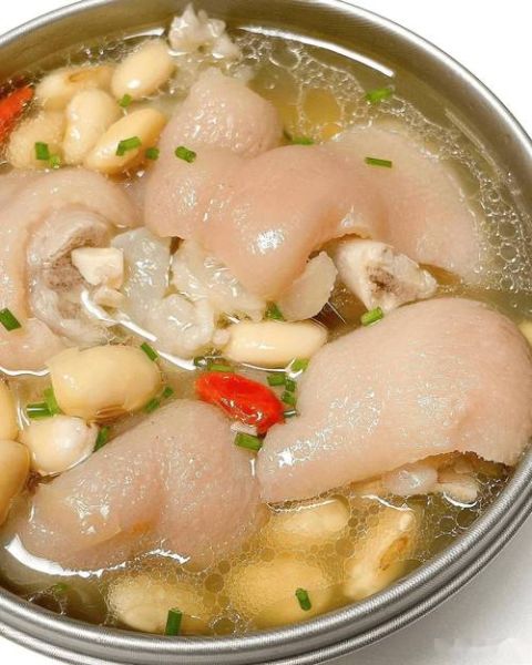 猪蹄放什么煲汤比较好_猪蹄煲汤放什么材料最香-第1张图片-山城妙识