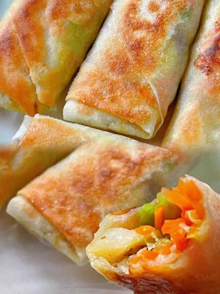 炸春卷用热油还是冷油下锅_油温多少才酥脆-第1张图片-山城妙识